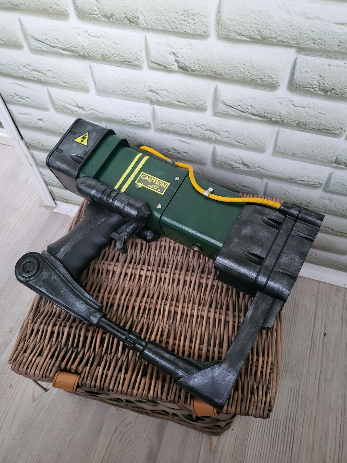 Fallout лазерный пистолет AEP7 купить в интернет-магазине Ярмарка ...