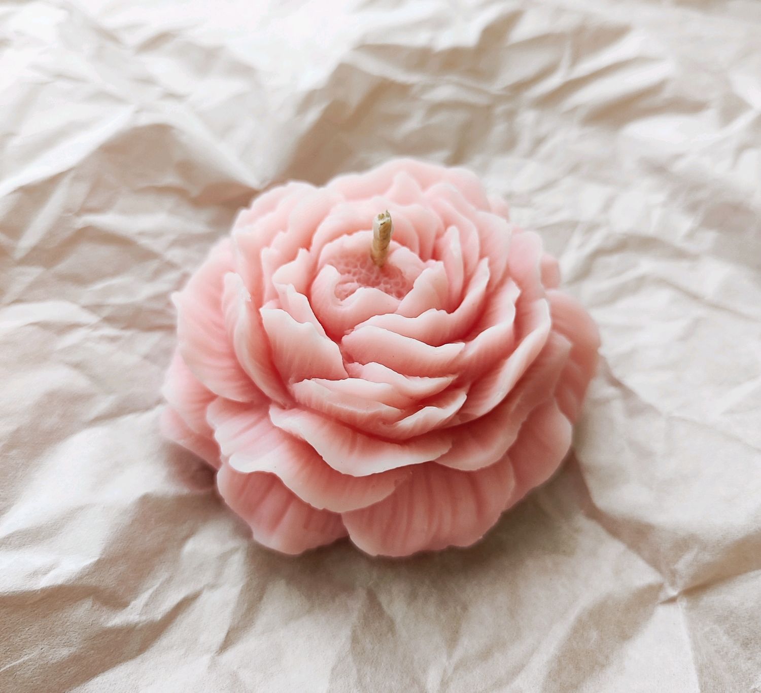 Декоративная свеча Пион большой из оливкового воска в интернет-магазине ...