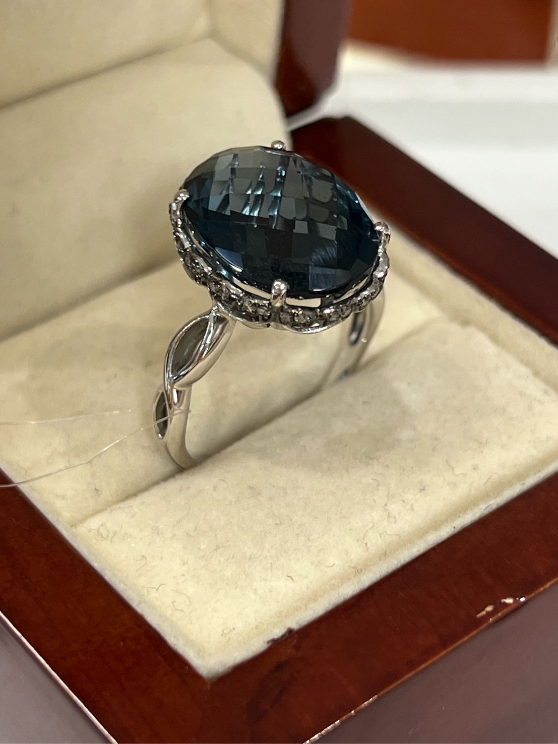 Кольцо с крупным лондонским топазом купить в интернет-магазине Ярмарка ...