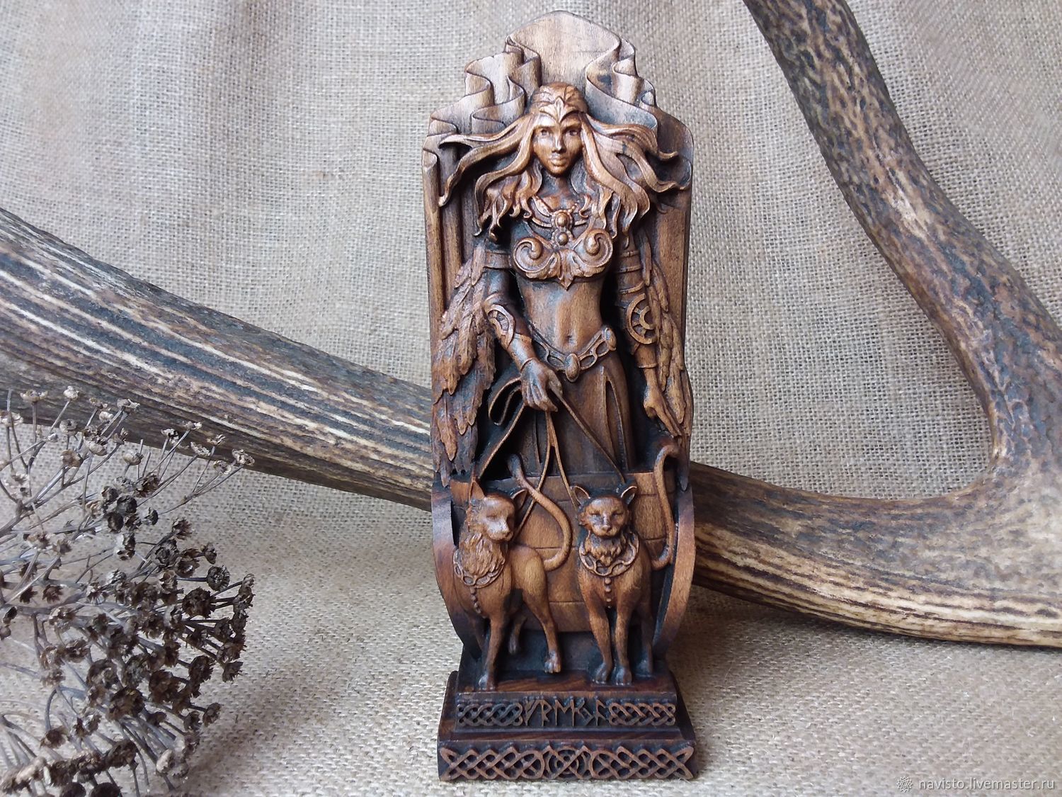 Статуэтка из дерева Фрейя, Скандинавская богиня Freja Goddess statue ...