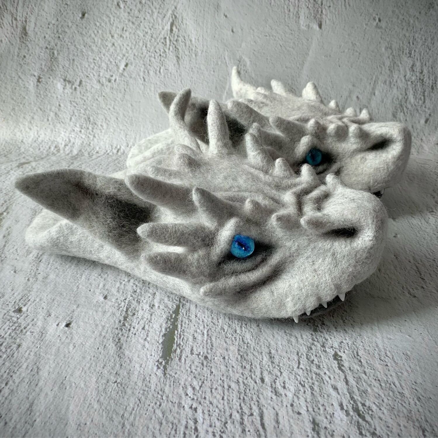 ДРАКОНЫ зубастые злые тапки из шерсти в интернет-магазине Ярмарка Мастеров по цене 8000 ...