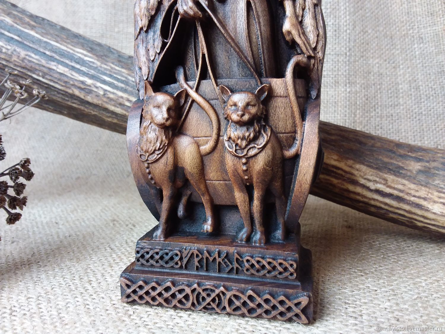 Статуэтка из дерева Фрейя, Скандинавская богиня Freja Goddess statue ...