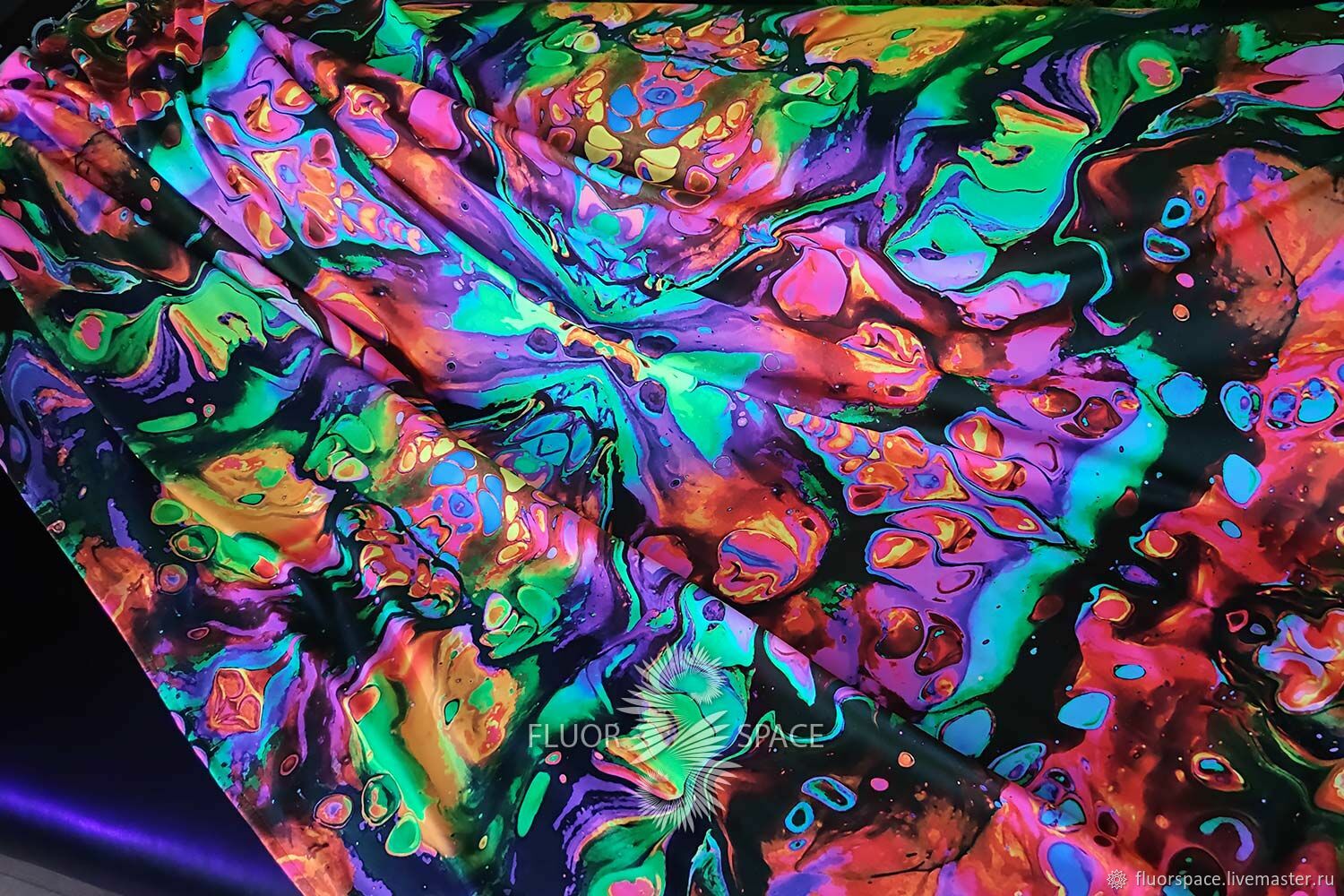 Плед флисовый «Acrillic 2», флуоресцентный в интернет-магазине на Ярмарке Мастеров | Пледы ...