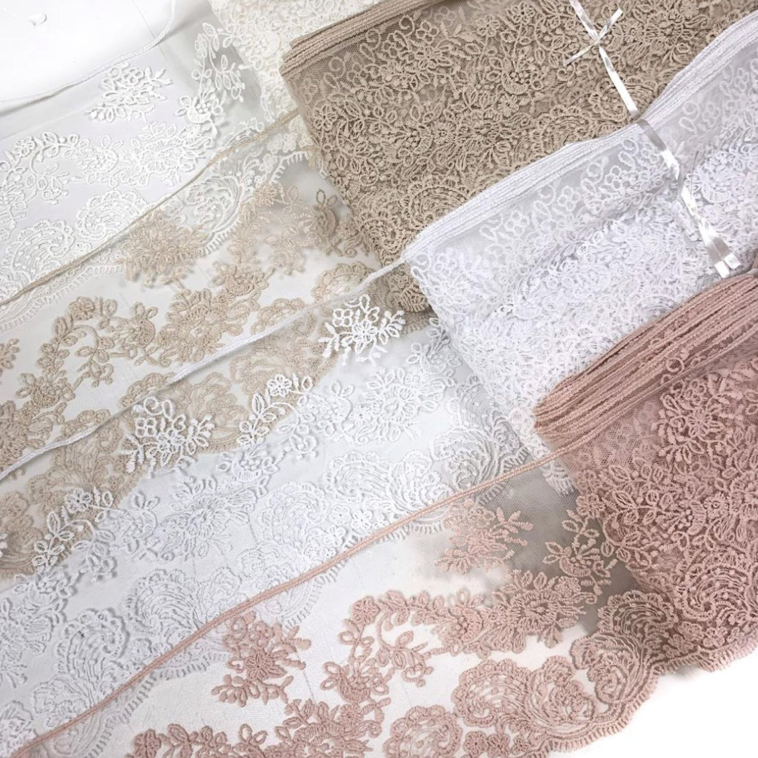 Кружево на сетке Blumarine белое купить в интернет-магазине Ярмарка ...