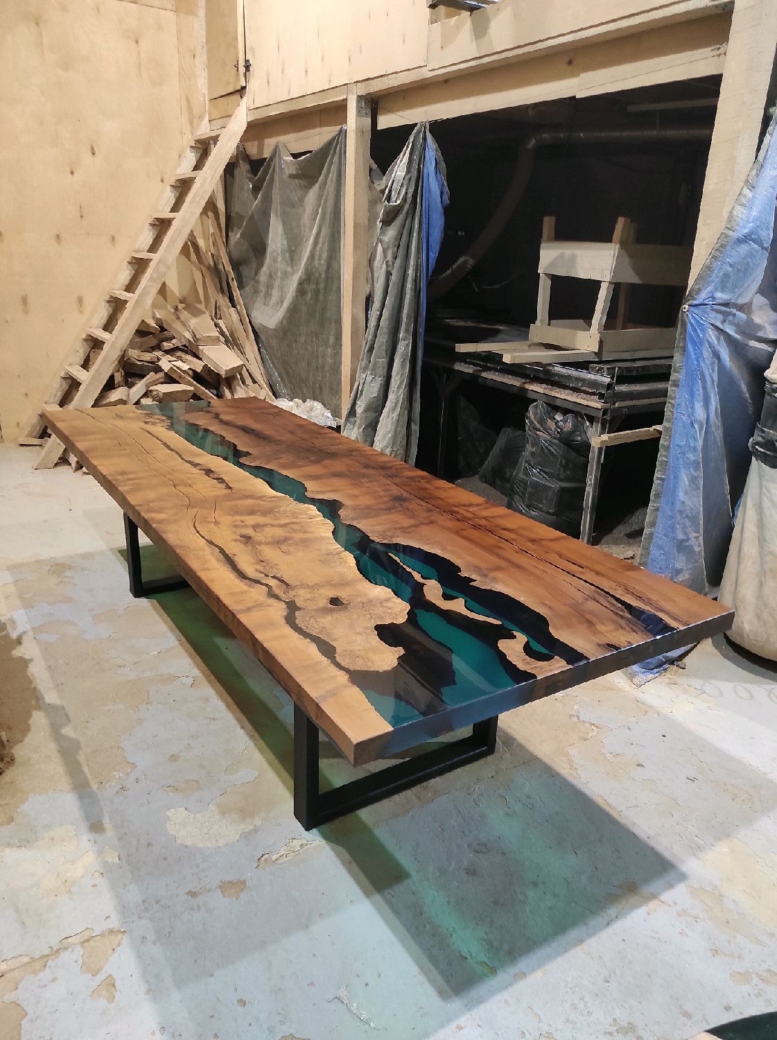 Большой обеденный сотол с рекой из эпоксидной смолы 300х110см в ...