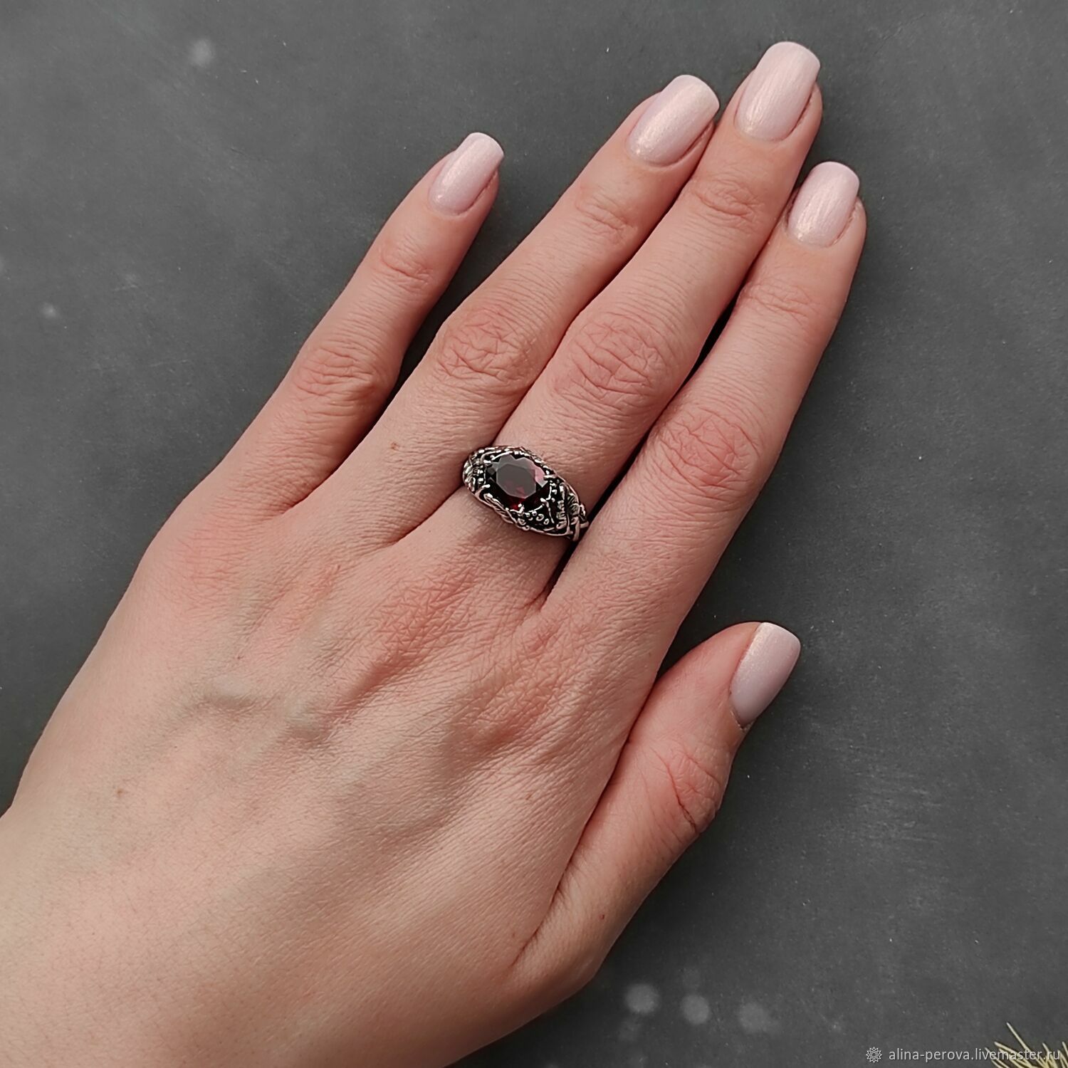 Кольцо "Весна" серебро 925 пробы, гранат на заказ в интернет-магазине ...