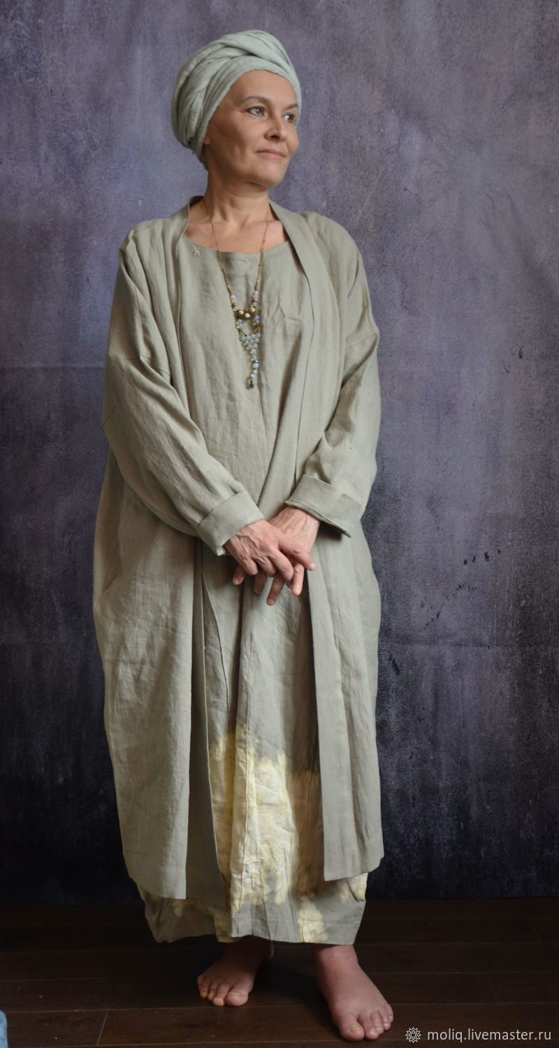 Японская коллекция.Льняное платье с ручным окрашиванием и вышивкой ...