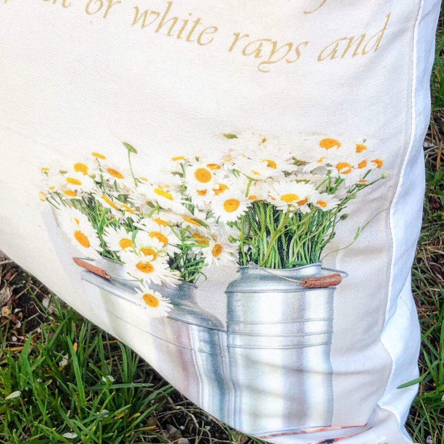 ДЕКОРАТИВНАЯ ПОДУШКА из натурального хлопка «РОМАШКИ В БИДОНЕ» в ...