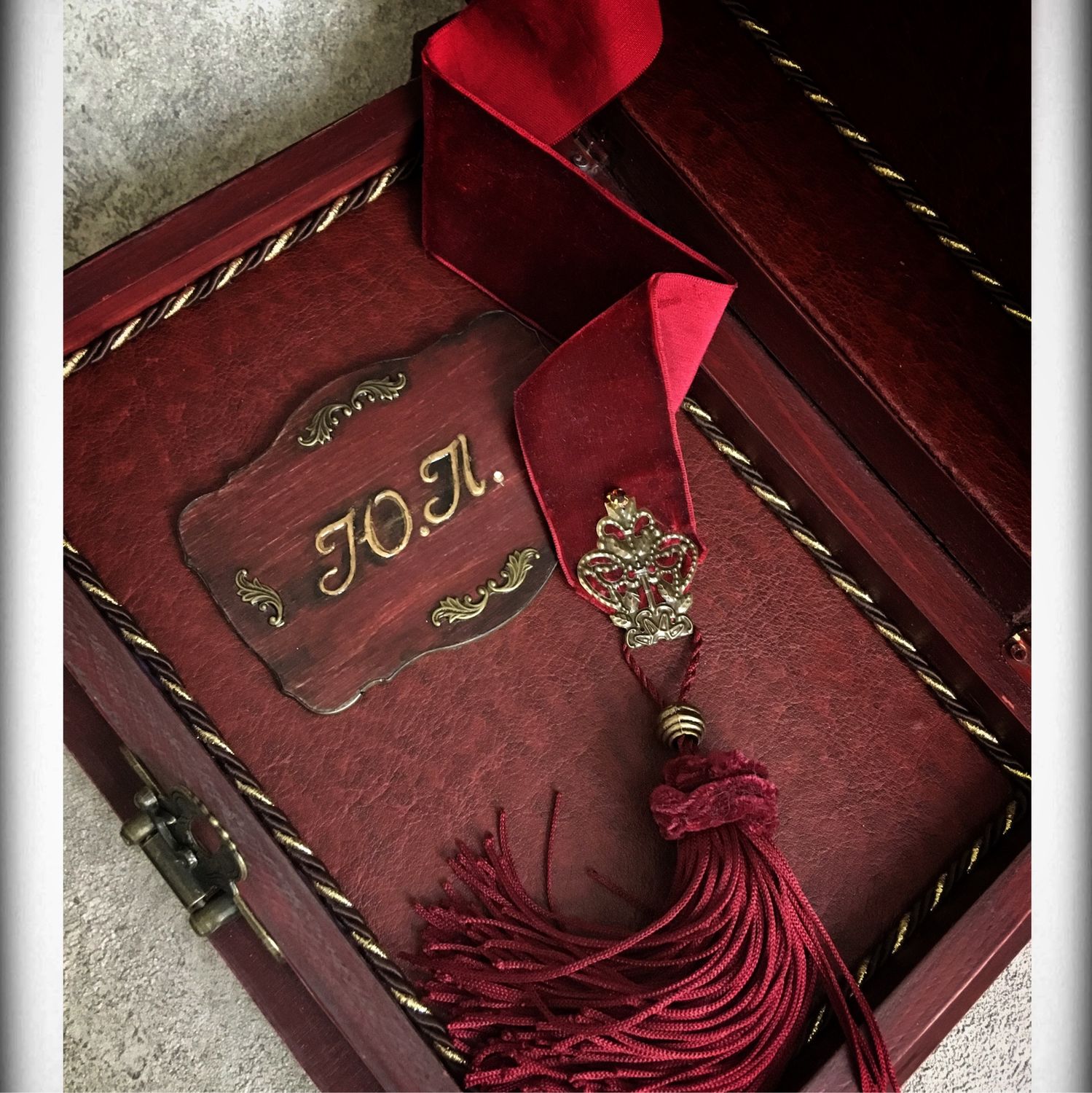 Книга - шкатулка Фолиант Burgundy Lord в интернет-магазине на Ярмарке ...