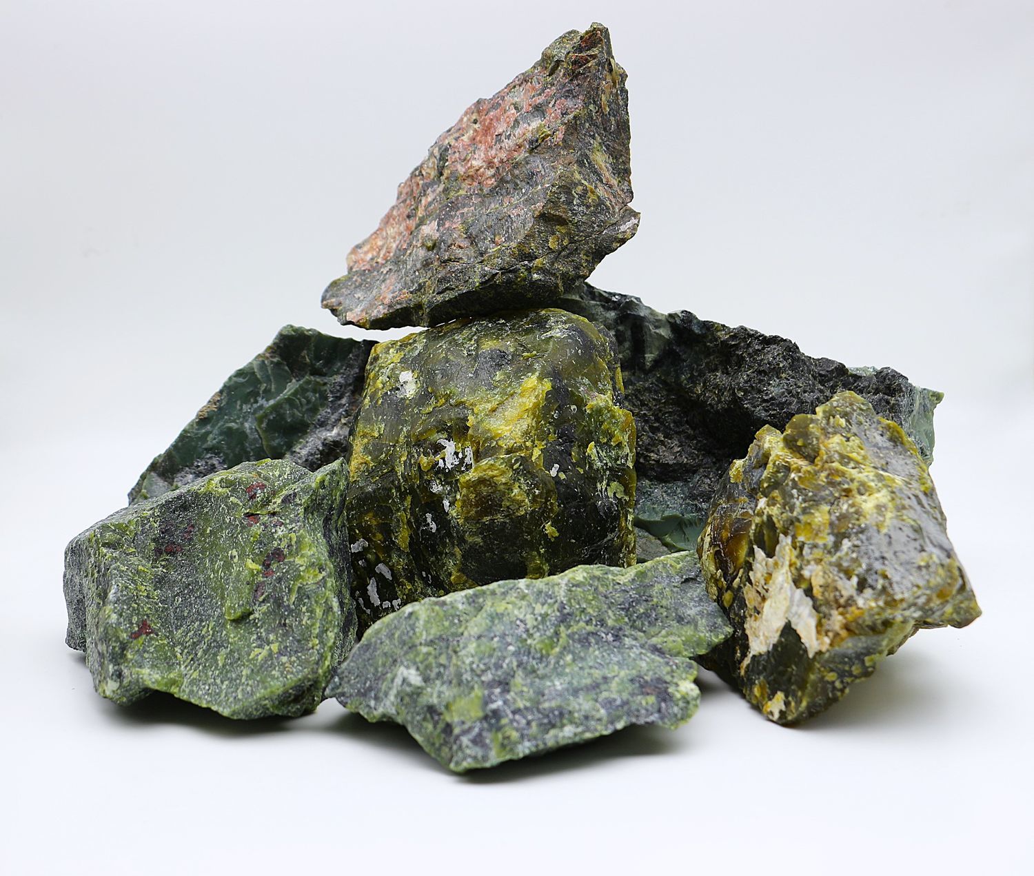 Серпентинит сырье в интернет-магазине Ярмарка Мастеров по цене 3 ...