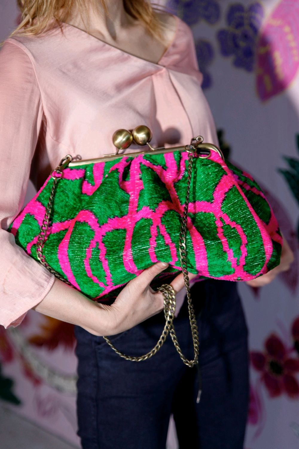 Большая зелёная сумка розовая с принтом геометрия салатовая из шелка в ...