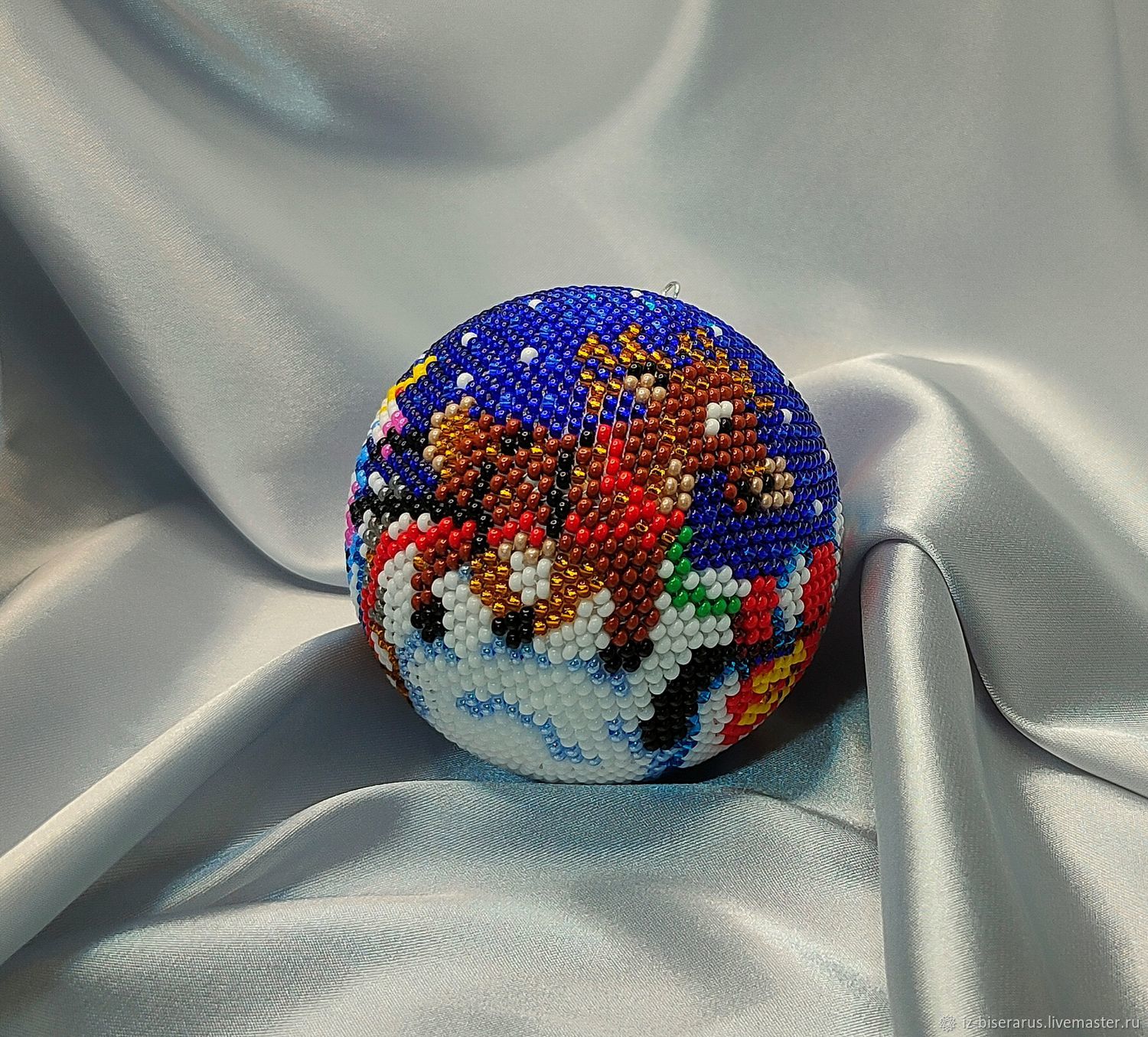 Елочные игрушки: шар из бисера Дед Мороз везет подарки в интернет ...