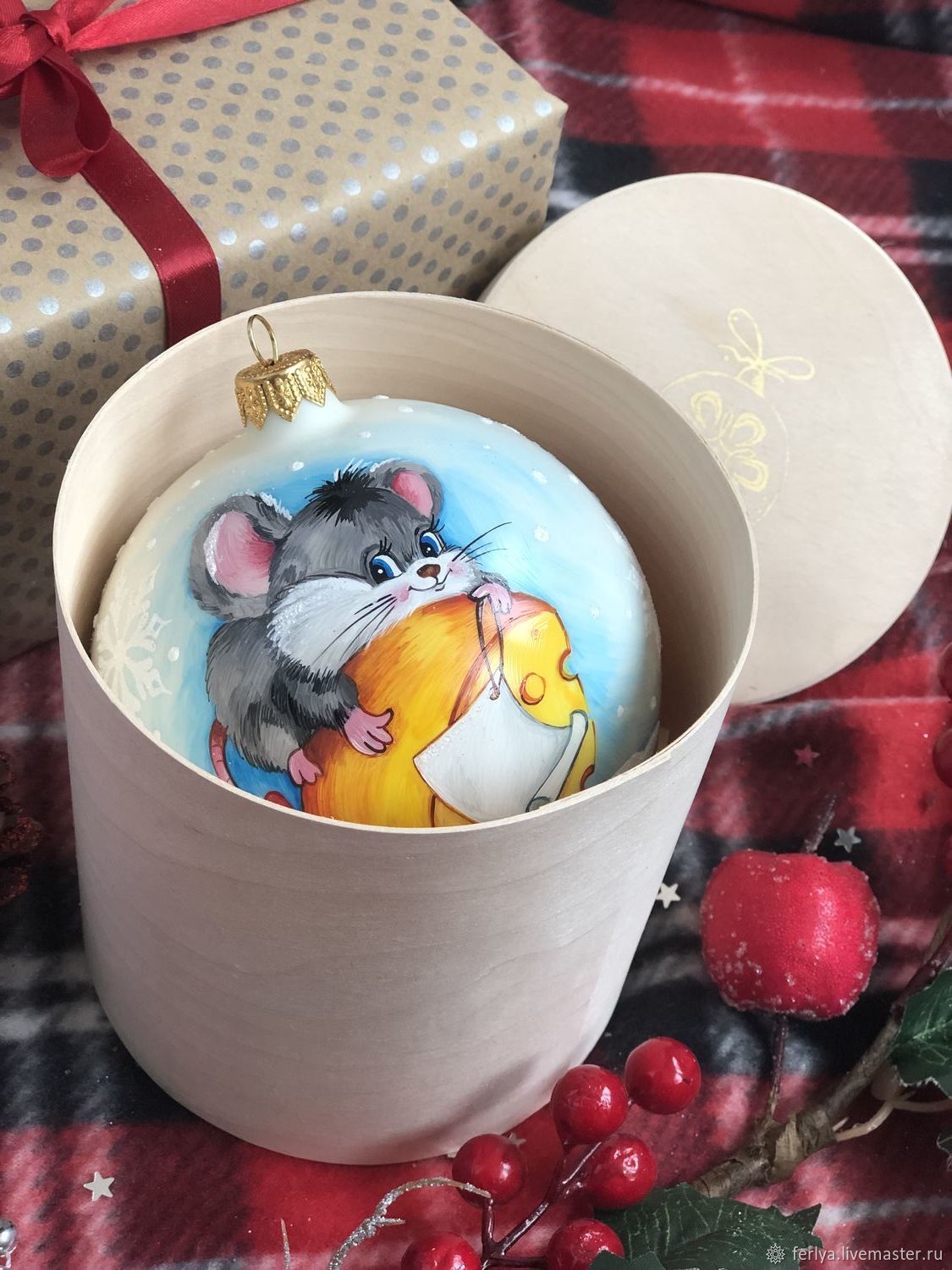 Ёлочный шар "Символ года 2020. Мышка на сыре" в интернет-магазине на ...