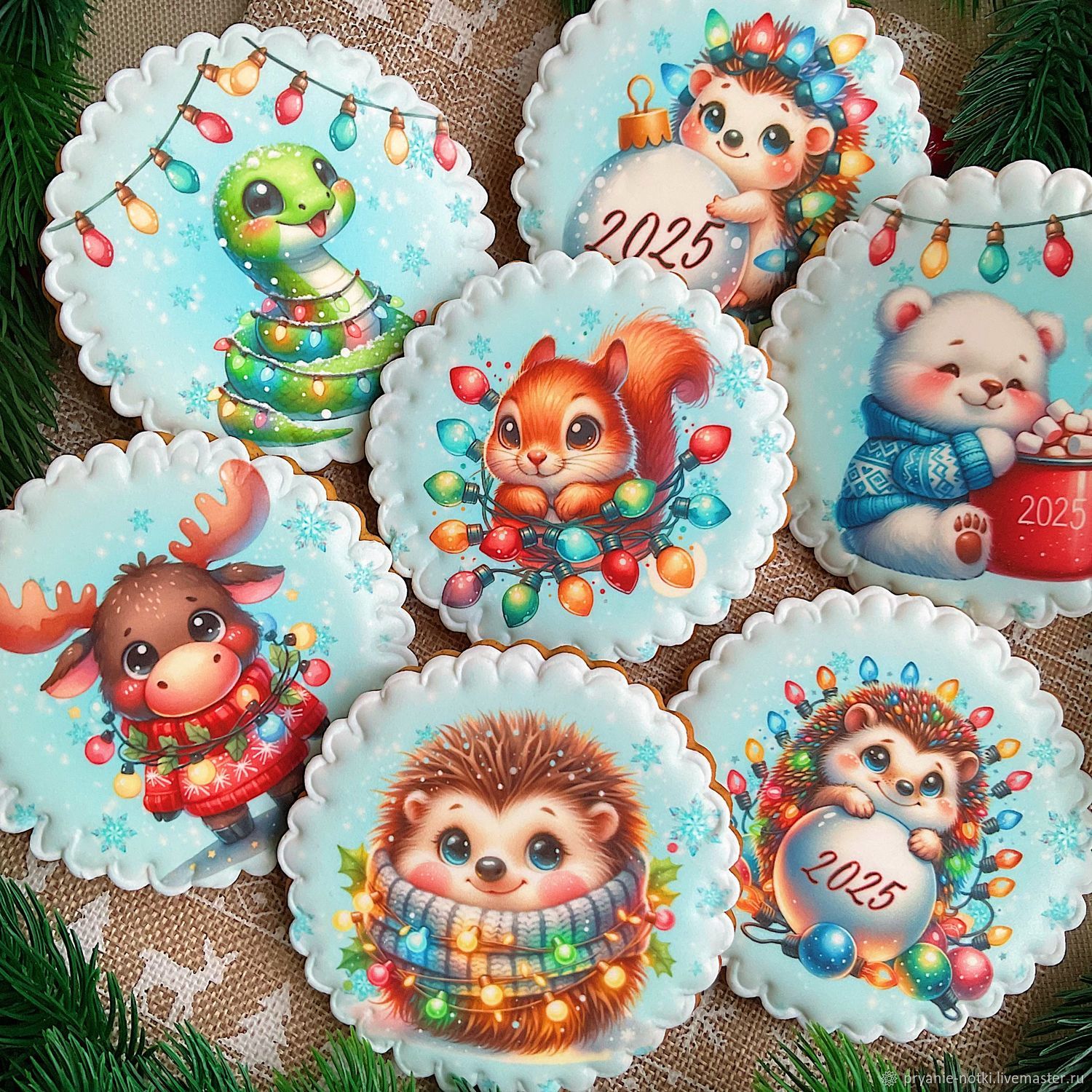 Новогодние сувениры: Пряники зверюшки с новогодней гирляндой 2025 на ...