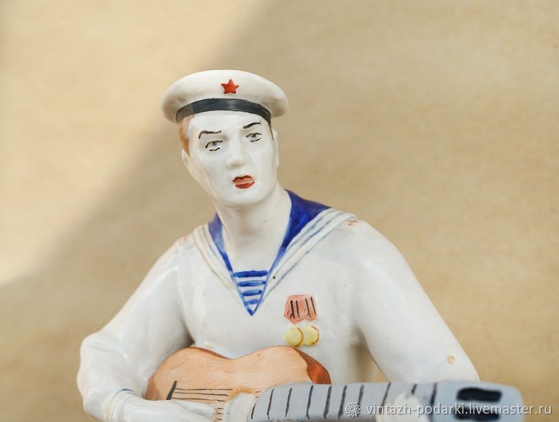 Фарфоровая статуэтка Моряк с гитарой – заказать на Ярмарке Мастеров ...