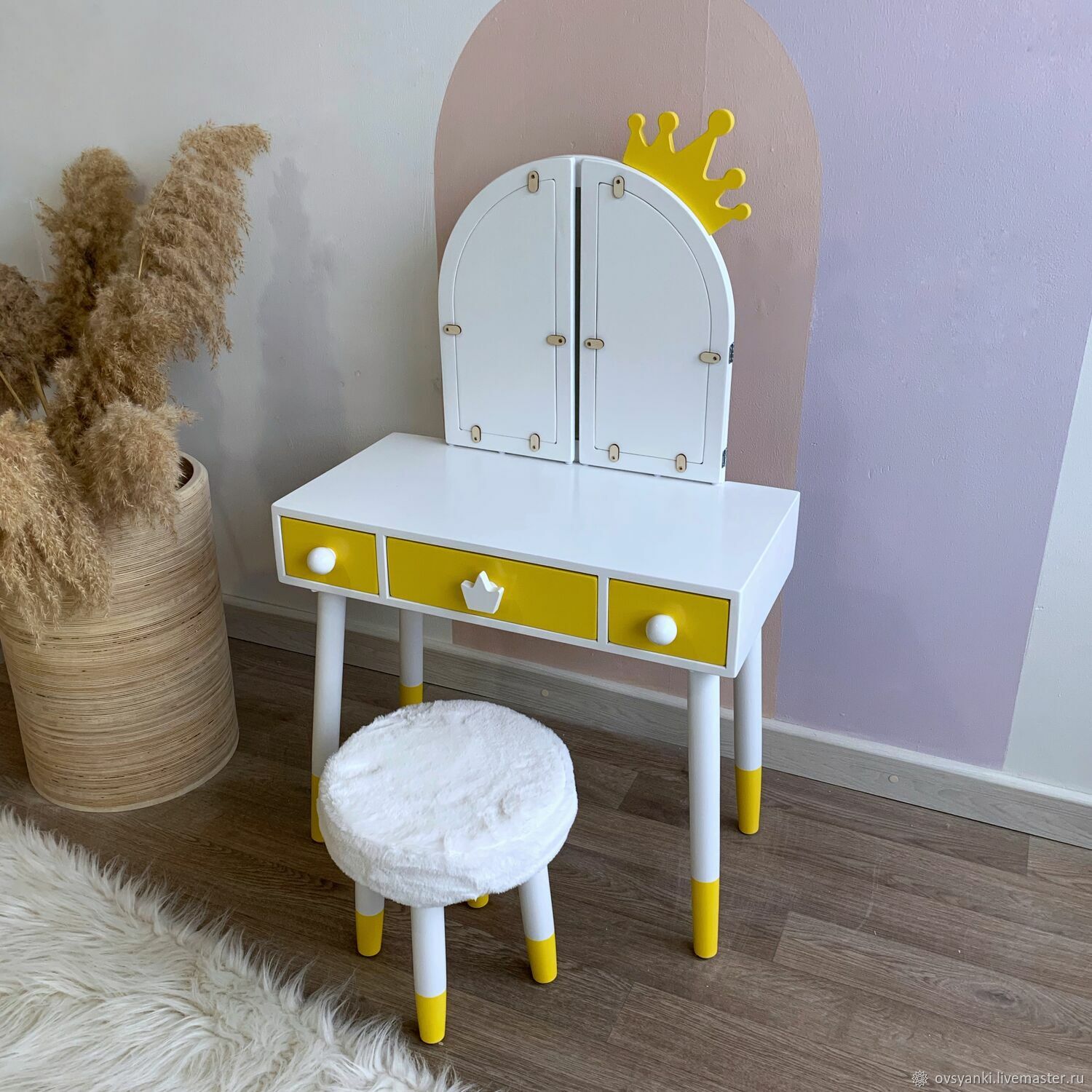 Мебель для детской: туалетный столик для девочки трельяж с короной на ...
