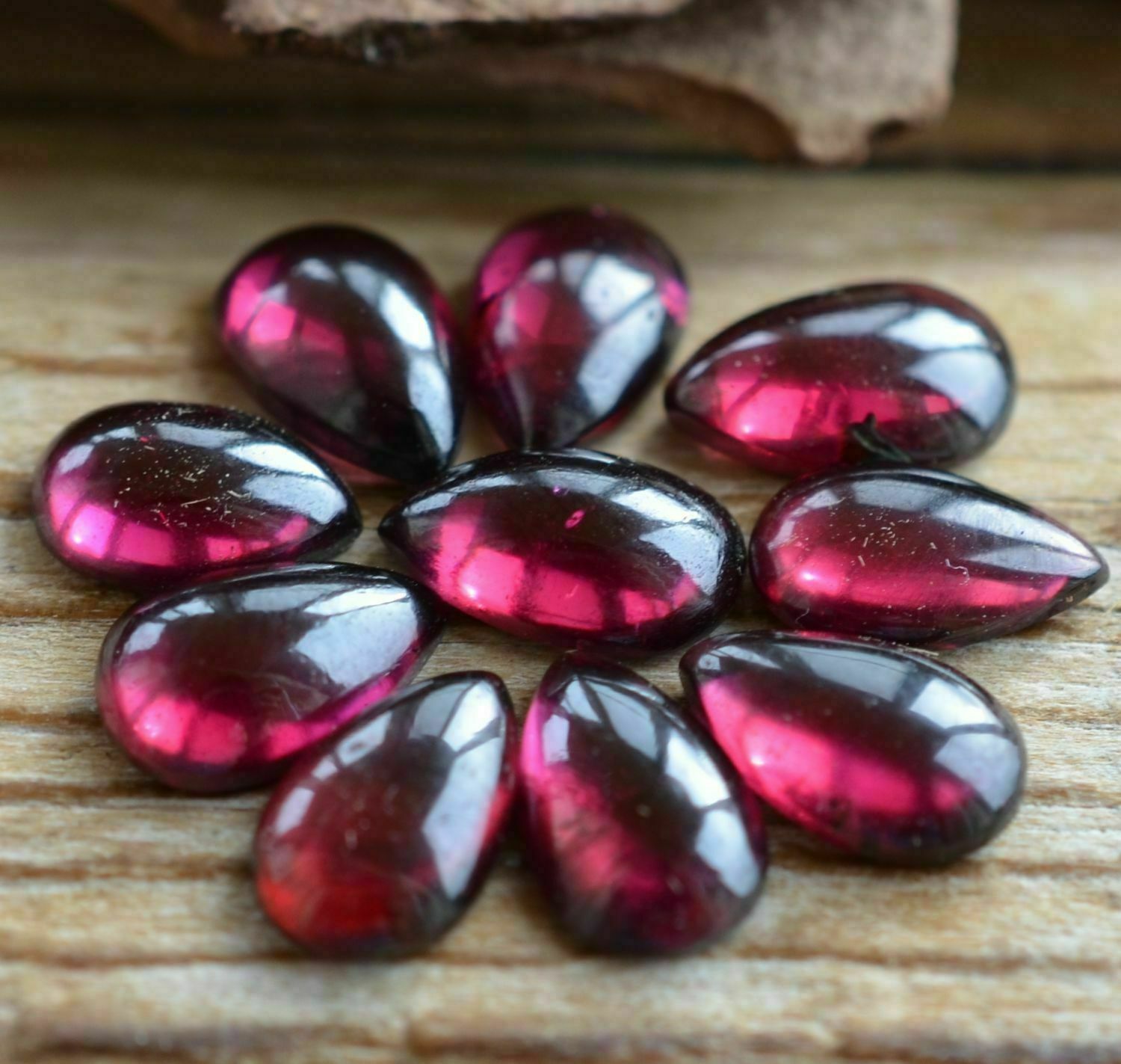 Гранат РОДОЛИТ натуральный, кабошон 9Х6 мм, GR224 купить в интернет-магазине Ярмарка Мастеров по ...