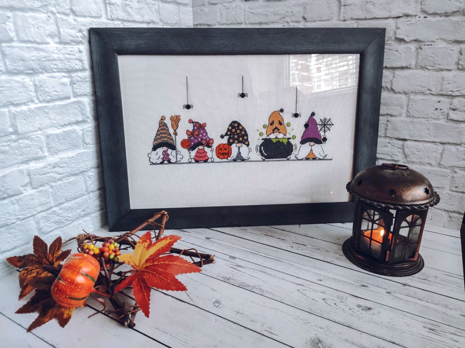 Готовая вышивка "Хеллоуинские гномы" в интернет-магазине Ярмарка ...
