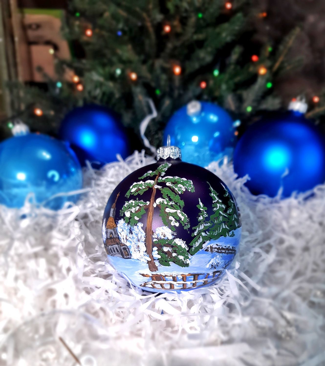 Елочные игрушки шар из стекла 10 см Зимняя деревня в интернет магазине Ярмарка Мастеров по