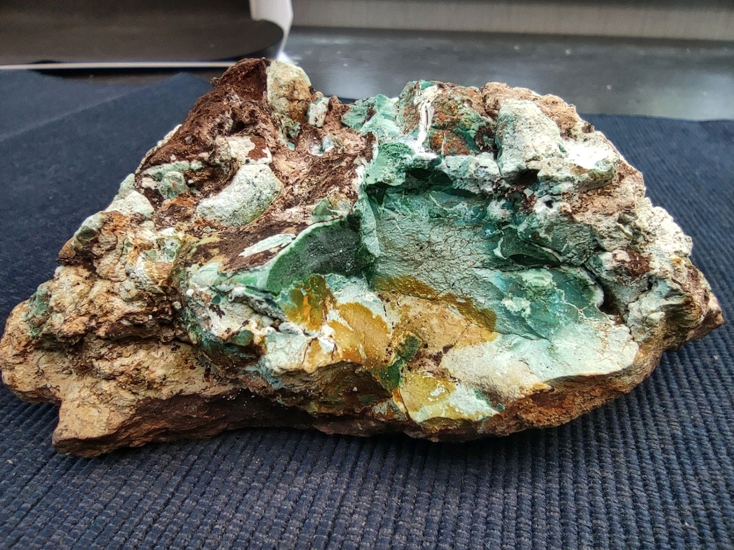 Хризоколла в интернет-магазине Ярмарка Мастеров по цене 850 ₽ – TA52URU | Минералы, Екатеринбург ...