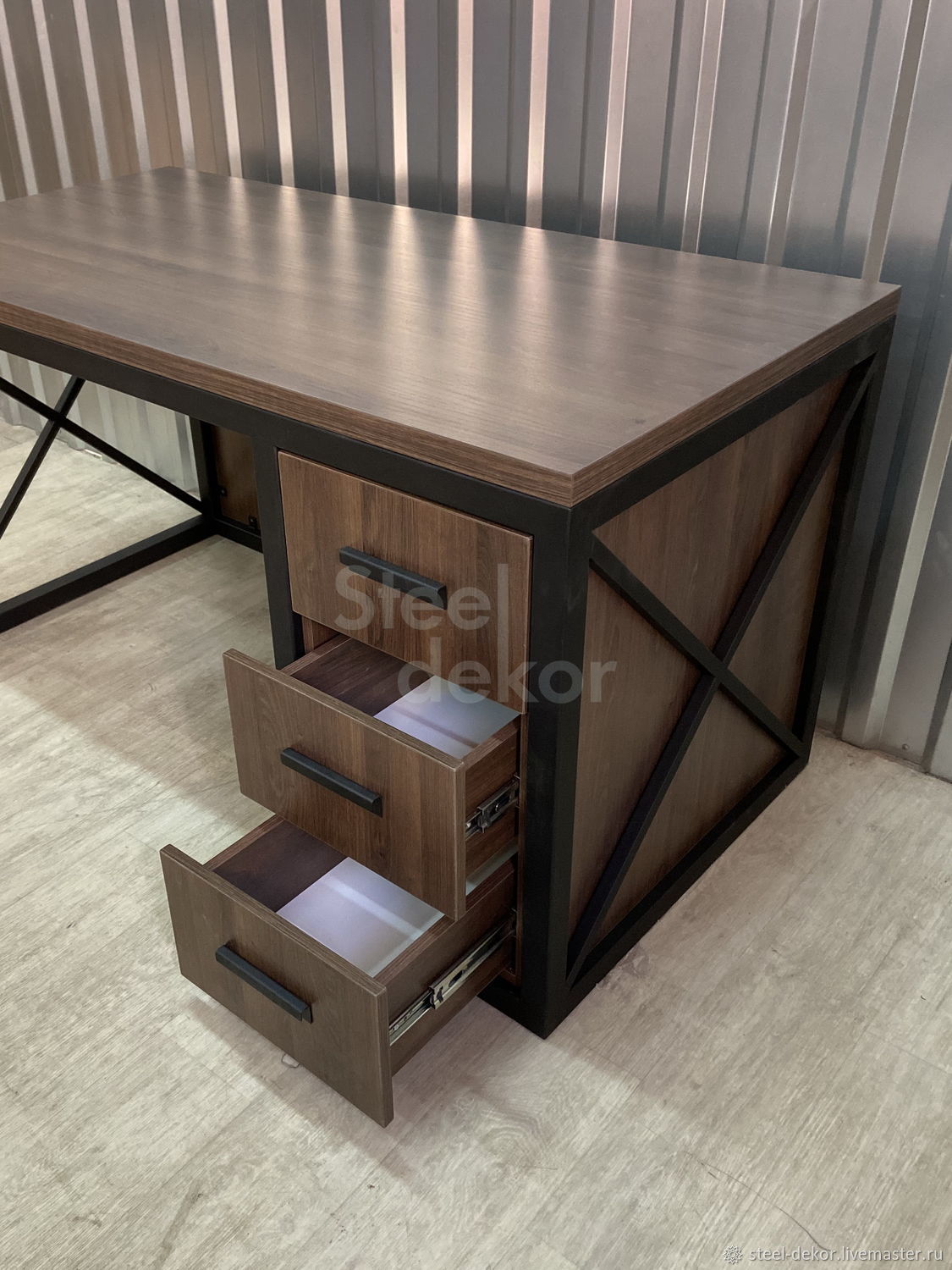 Письменный стол с ящиками в интернет-магазине Ярмарка Мастеров по цене ...