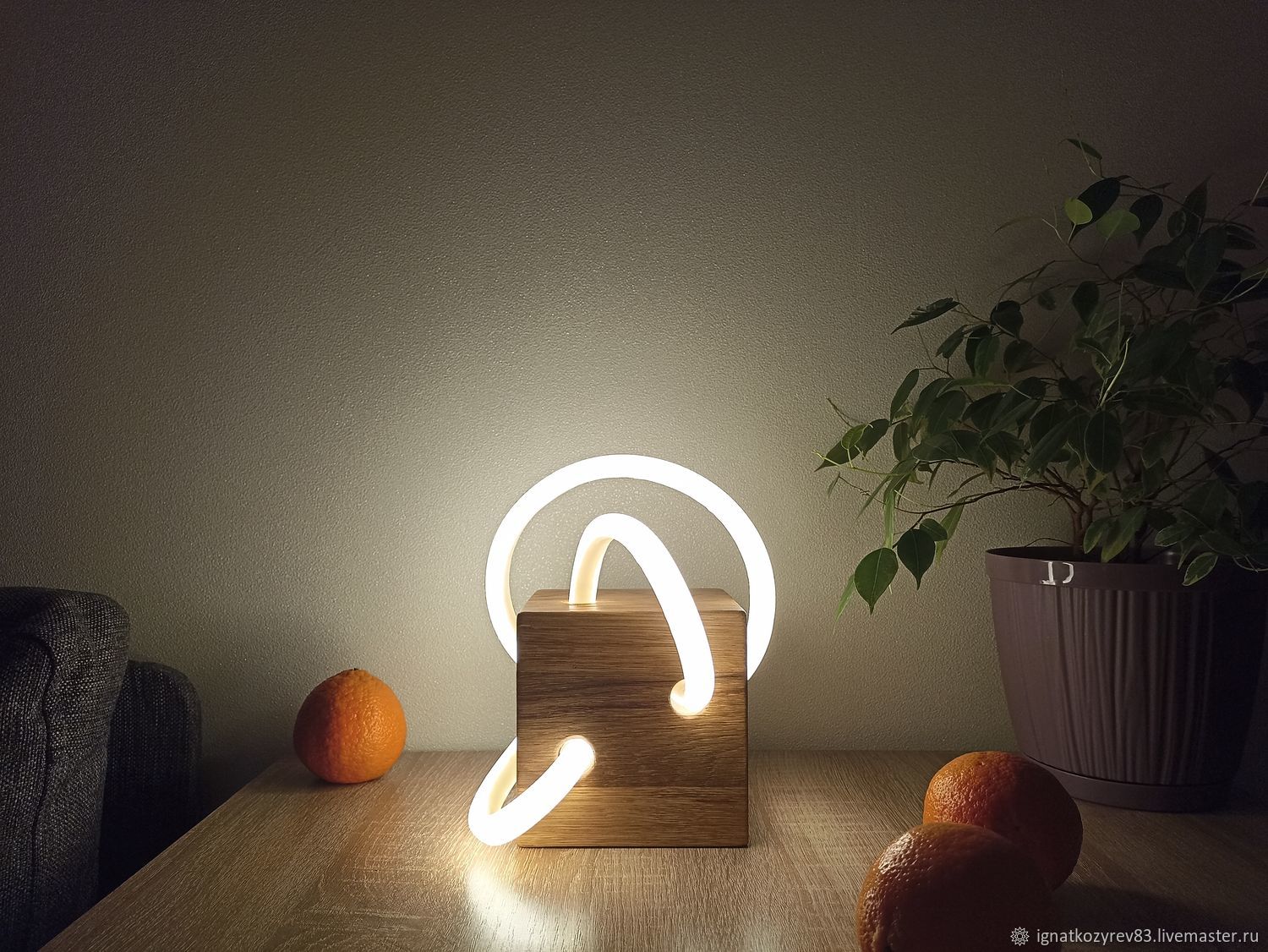 Настольный светильник из дерева в интернет-магазине Ярмарка Мастеров по ...