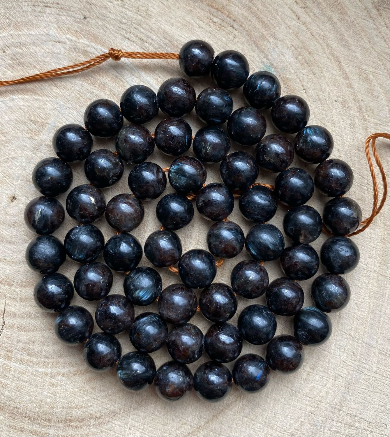 Нуумит (нууммит) натуральный 6,5-6,8 мм. в интернет-магазине на Ярмарке ...