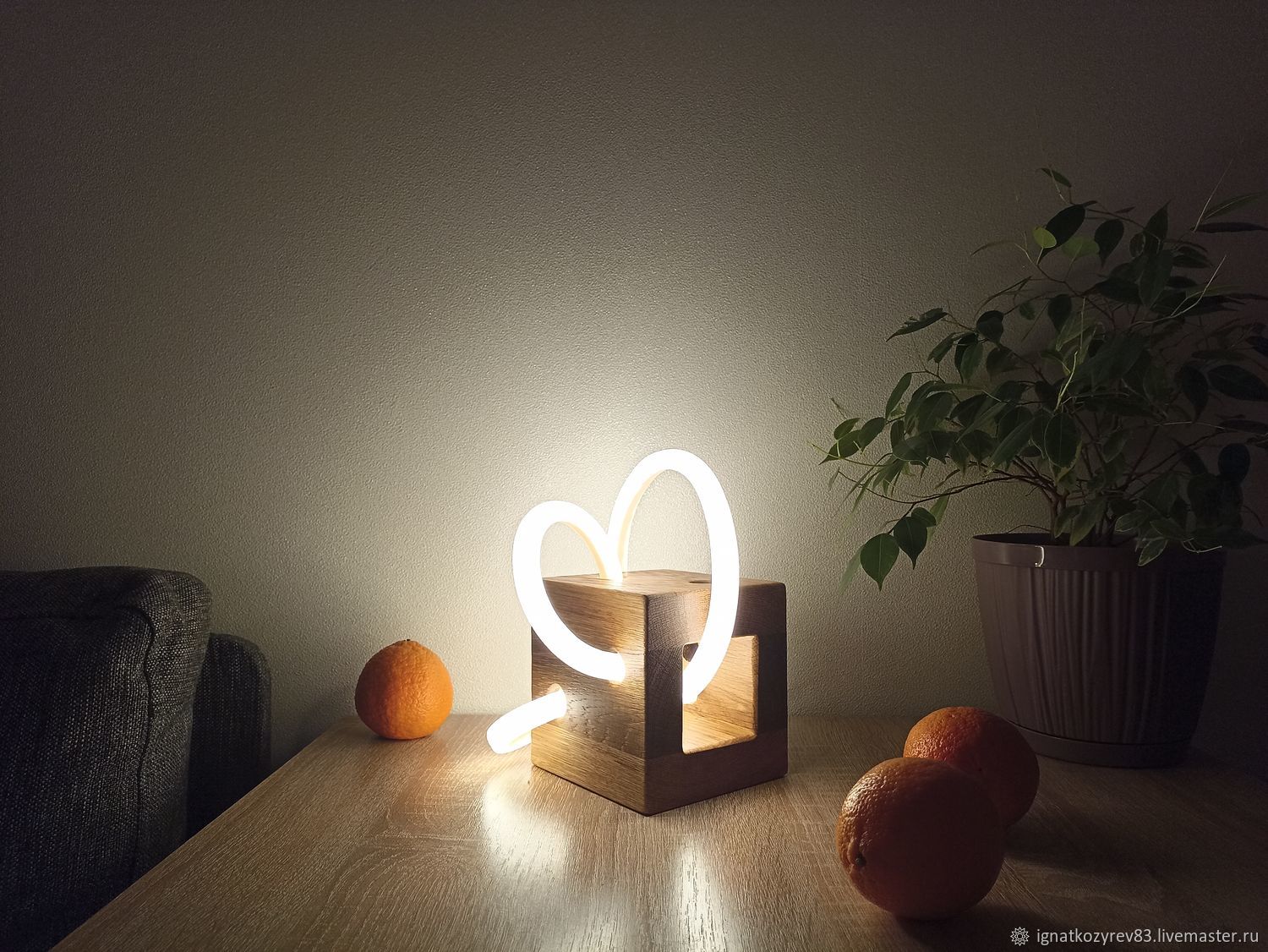 Настольный светильник из дерева в интернет-магазине Ярмарка Мастеров по ...