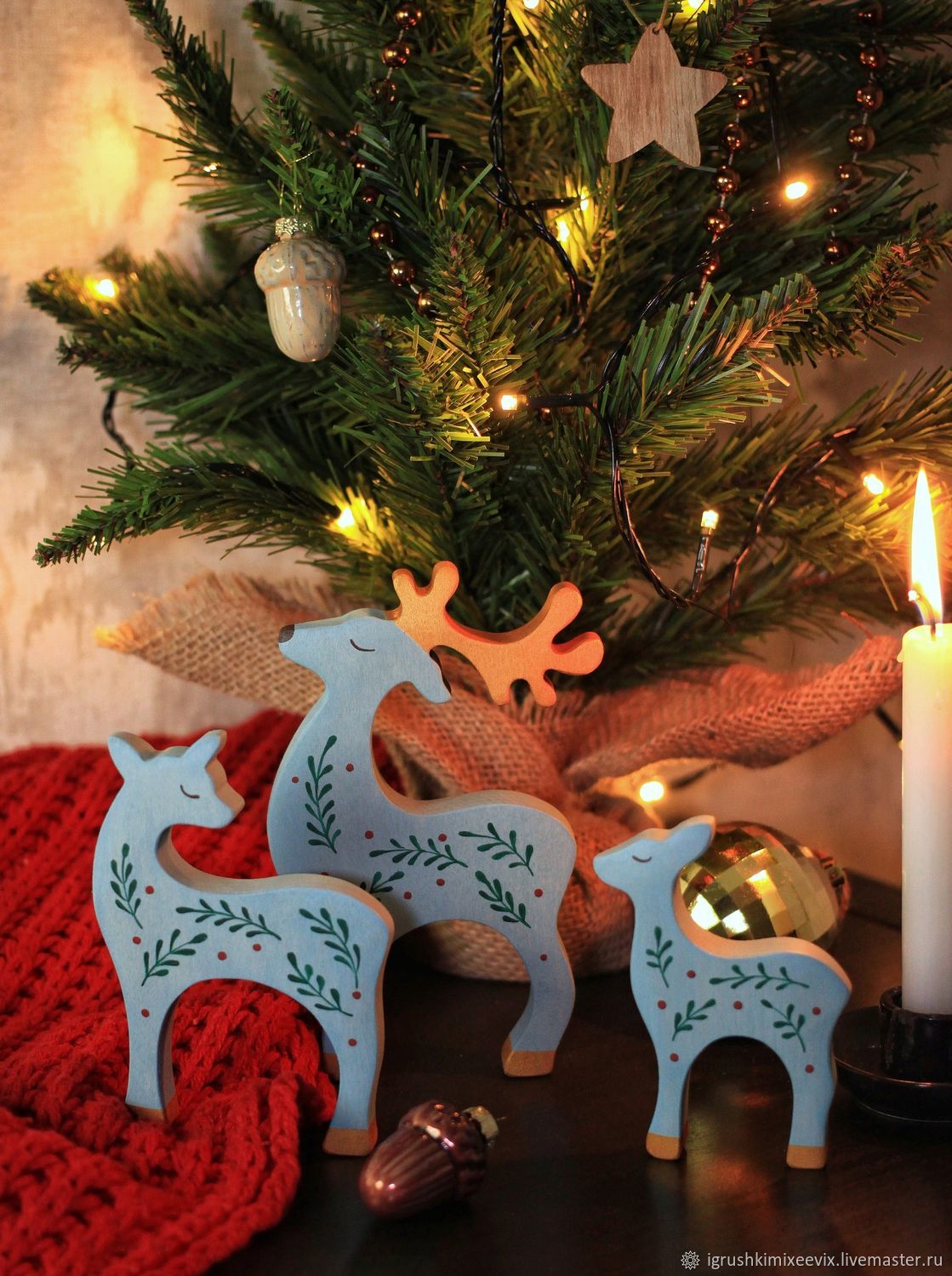 Олениха с олененком голубые с веточками. Деревянные фигурки-игрушки ...