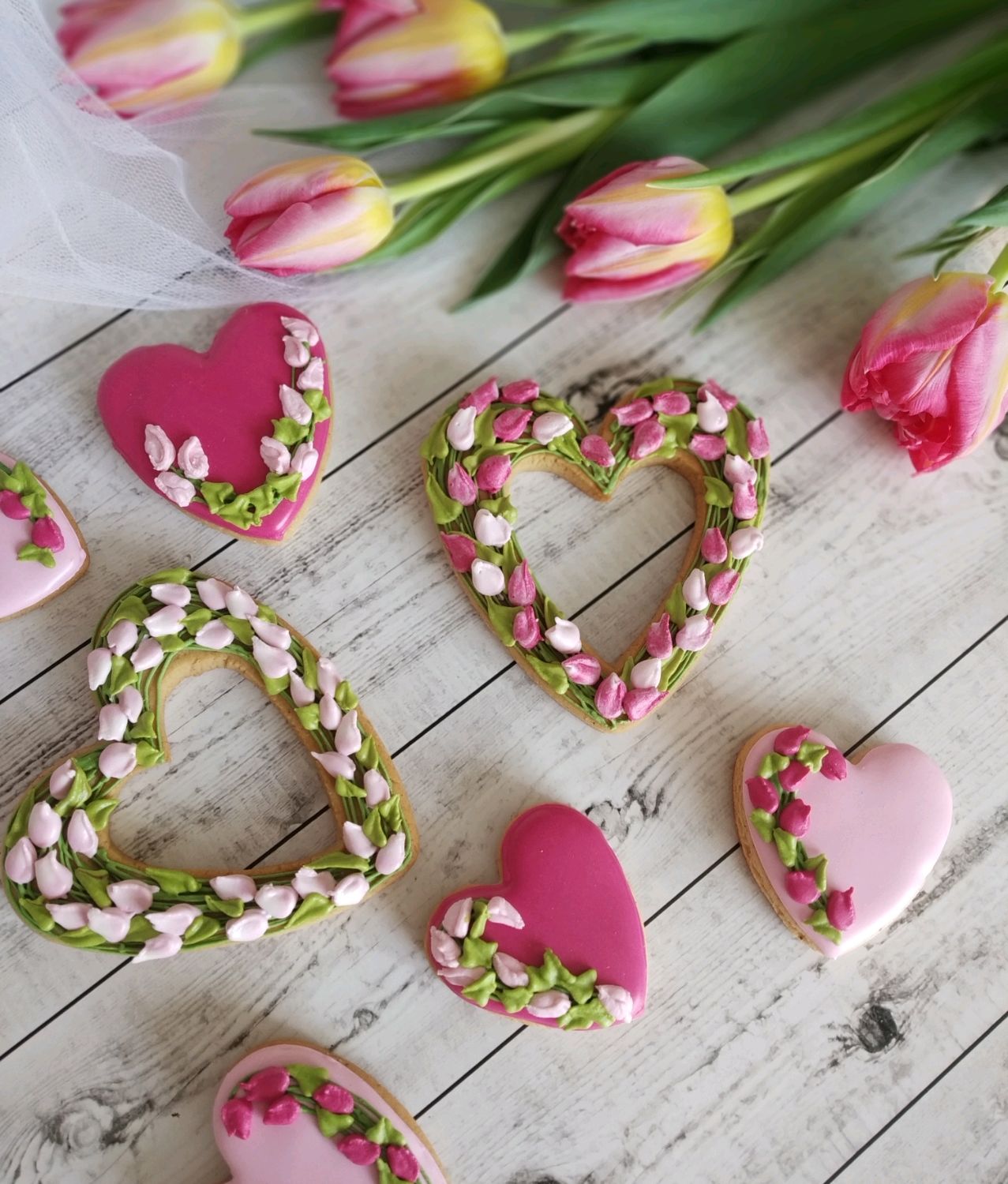 Имбирные пряники сердечки С 8 марта в интернет магазине Ярмарка Мастеров по цене 450